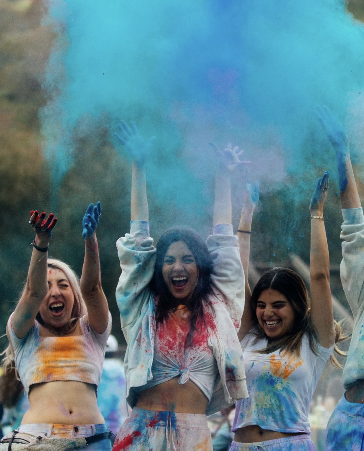 Victoria Justice Parties at the Artha Holi Festival - The Knockturnal