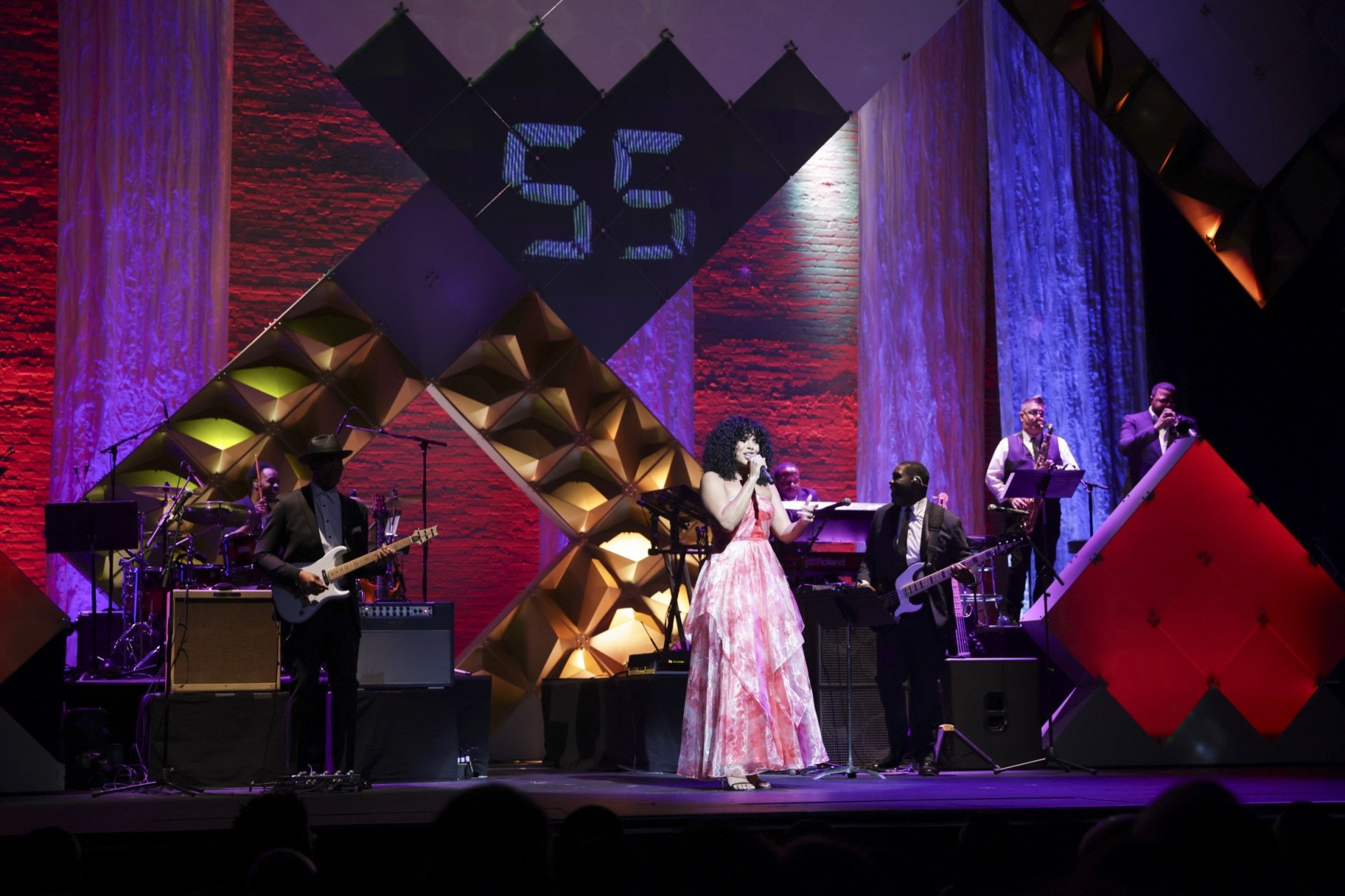 Usher and Babyface Honored at Apollo Spring Benefit Gala - The Knockturnal